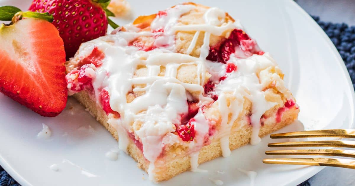 Strawberries and Cream Bars | Eat Dessert Snack